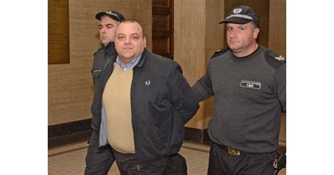 Експертизи за кръв и изгрев на слънце отложиха пак присъдата за Чеци