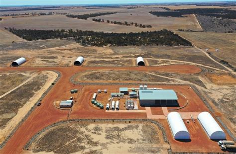 Aquirian Takes Off On Gold Mine Contract Au
