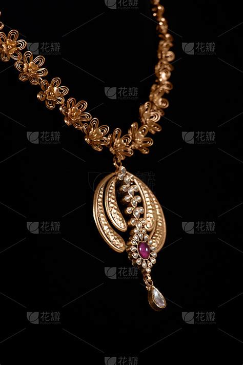 钻石项链的特写