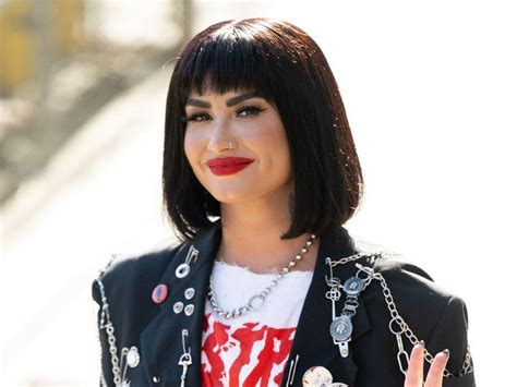 Demi Lovato Started Experimenting With Drugs At Toronto Sun
