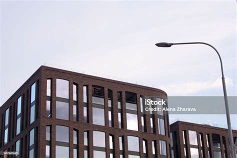 모스크바 러시아 팔월 2 2022 러시아 모스크바의 Savvinskaya 제방에 새로운 건물 러시아의 현대 건축 0명에 대한 스톡 사진 및 기타 이미지 Istock