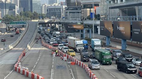 西隧17分鐘內兩宗交通事故 合共12人送院 星島日報