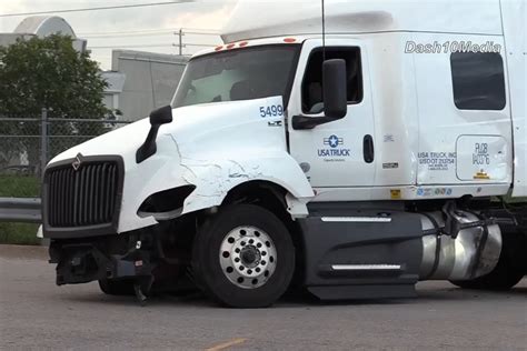 Update Semi Hits Several Cars In Rampage Police Pursuit Across North