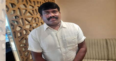 మారుమూల గ్రామం నుంచి అగ్రరాజ్యం వరకు డాక్టర్ గోలి మోహన్‌ ప్రస్థానం Special Story Of Dr Mohan