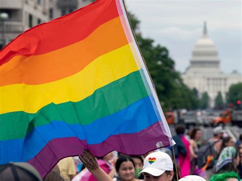 АНУ д ижил хүйстний болон үндэстэн хоорондын гэрлэлтийг хамгаалах хуулийг баталлаа