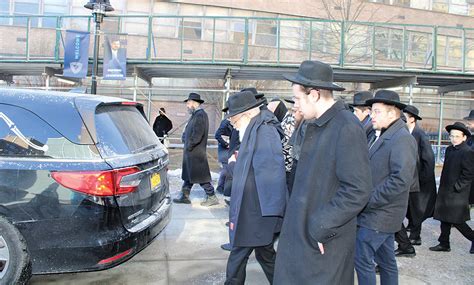 Scenes From The Levaya Of Rabbi Charlop The Jewish Link