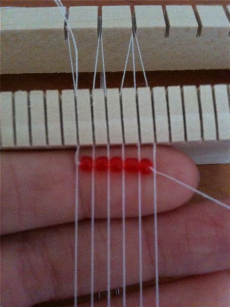 Фенечка из бисера на станке Фенечки из мулине Схемы фенечек Как плести фенечки