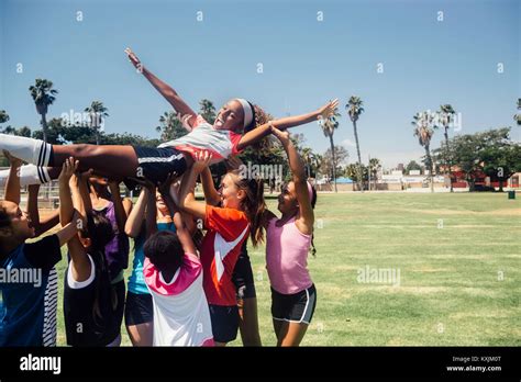 Futbol Dos Cabezas At Bertha Arrington Blog