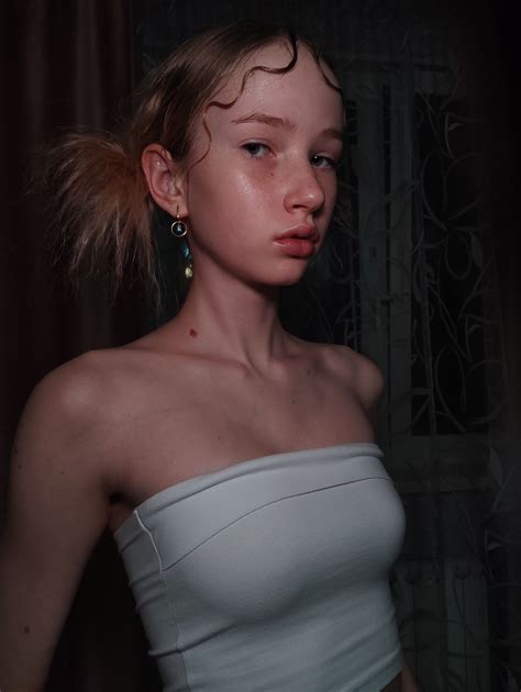 Пин от пользователя Ben на доске Collar Bone Neck в 2025 г Откровенные девушки Женские тела