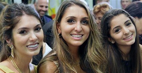 همسر رضا پهلوی، با این عکس‌ها رسوا شد؟