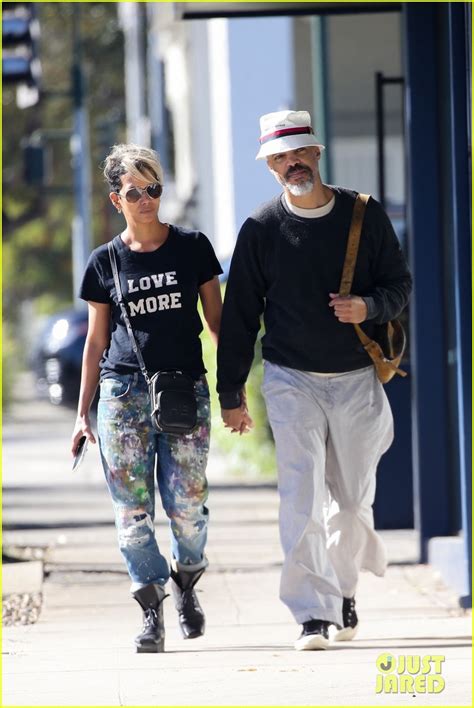 Halle Berry Boyfriend Van Hunt Hold Hands While Out Furniture Shopping Photo Halle