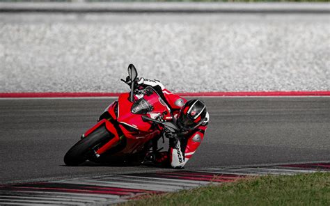 Super Sport 950