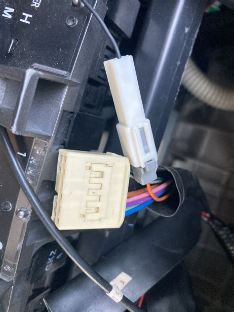 Подключение антенны к ШГУ — Toyota Rav4 Iii 2 л 2006 года автозвук Drive2