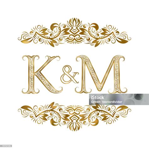K와 M 빈티지 이니셜 기호입니다 문자는 장식 요소에 둘러싸여 있습니다 결혼식 또는 비즈니스 파트너 로얄 스타일의 모노 그램