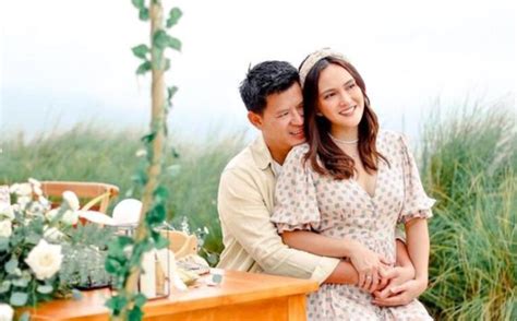 4 Artis Tanah Air Di Indonesia Yang Bercerai Informasi Tentang