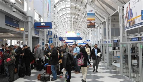 კაცი კორონავირუსის შიშით 3 თვე ჩიკაგოს აეროპორტში ცხოვრობდა Netgazeti • კორონავირუსი