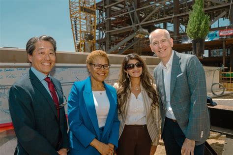 Colburn School And Mccarthy Building Companies Celebrate Topping Out