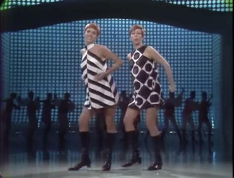 Carol Burnett And Vicki Lawrence On The Carol Burnett Show 1967 R