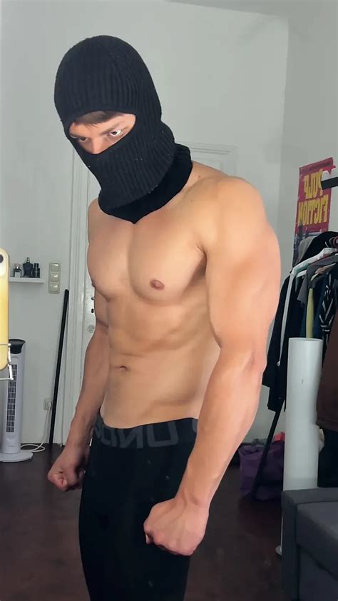 Masked Hunk Flexing His Muscles In A Tight Leggings Gay Amateur