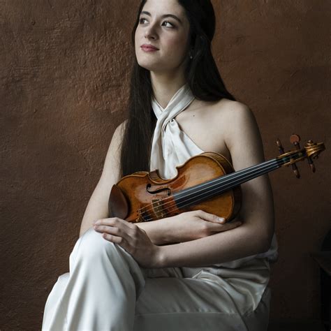 María Dueñas Overview Deutsche Grammophon