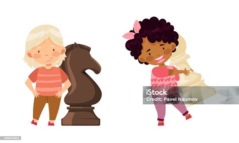 큰 체스 조각을 가진 아이들 체스 로직 게임 만화 벡터 일러스트를 재생 하는 아이 체스에 대한 스톡 벡터 아트 및 기타 이미지
