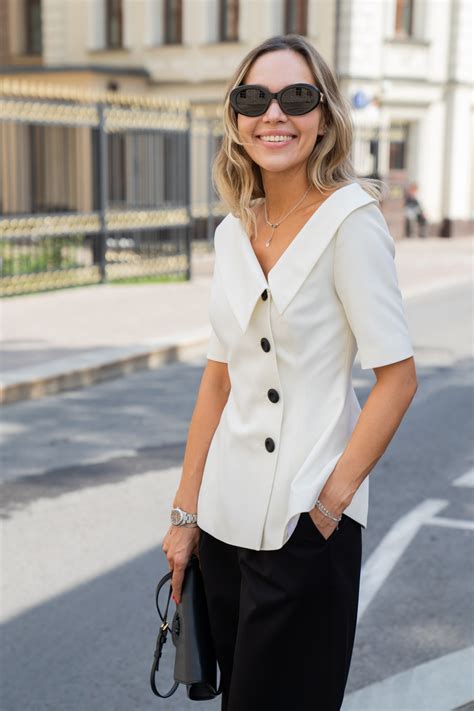 Жакет приталенный молочно-белый купить в интернет-магазине Morozova ...
