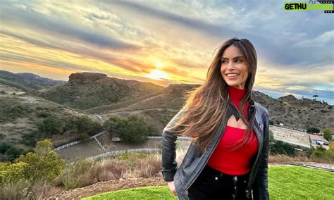Actress Shiva Negar Hd Instagram Photos And Wallpapers May 2024 Gethu