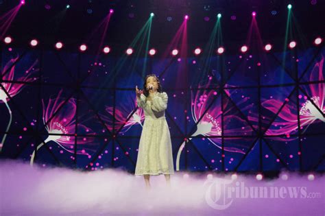 Bunga Tampil Dalam Babak Final Showcase 1 Indonesian Idol Xii Foto 10 1955636