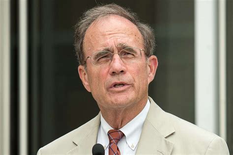 Miss Lt Gov Delbert Hosemann 77 Collapses Mid Speech On Senate Floor