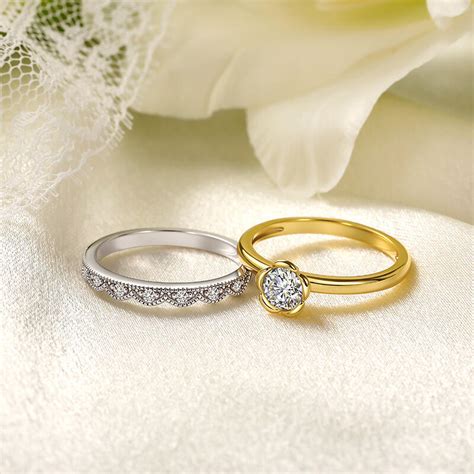 Jeulia Simple Two Tone Lace Flower Ring Set Jeulia Jewelry