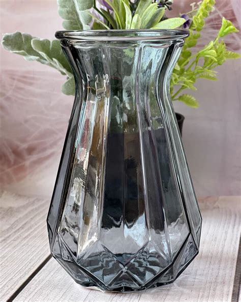 ᐉ Ваза Boxiku Viva стеклянная 20 см Серый 2204 • Купить в Киеве Украине • Лучшая цена в Эпицентр