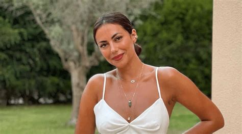 Sofia Ribeiro Surpreende Internautas Em Fato De Banho Jornal Diário