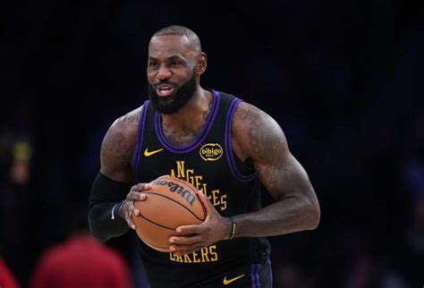 Nba 2025 2026 Lebron James Celebra Su Retorno A Los Lakers Con Triunfo