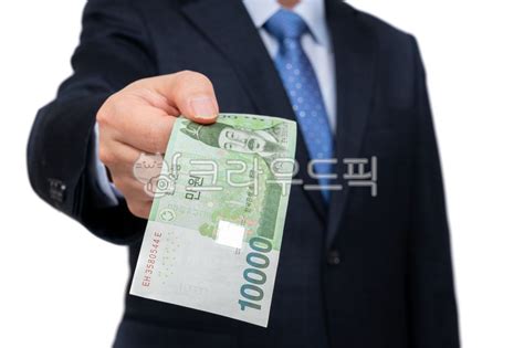 남자한명만 재무상담 금융 누끼 기업 사진이미지일러스트캘리그라피 재로미작가