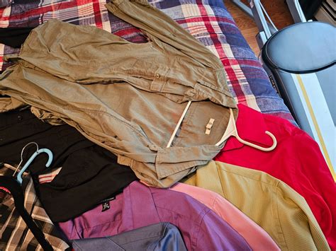 Mens Assorted Medium Slim Fit Dress Shirts And 2 Suit Gem