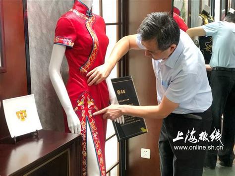 魔都100：上海人守护的非遗技艺！沪上龙凤旗袍 缝制海派优雅 腾讯新闻