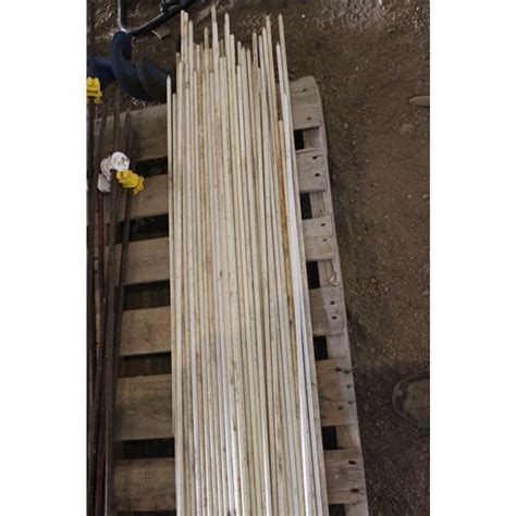 Fiberglass Electric Fence Posts 46 Bodnarus Auctioneering