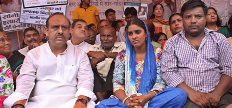आप म चल रह सकस रकट महलओ क यन सबध क लए उकसत ह परट म सकरय दलल