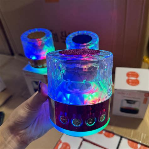 Loa mini bluetooth S18 đèn leb đổi màu công suất 5W Pin 4h có bass âm thanh hay Bảo hành 3 tháng