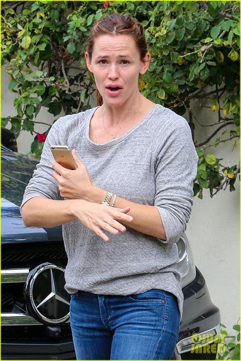 Jennifer Garner Steps Out After Doctors Appointment With Ben Affleck