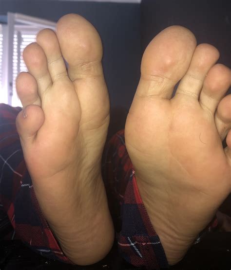There Is Toes To Suck On Girls Rfootfetishforfemales