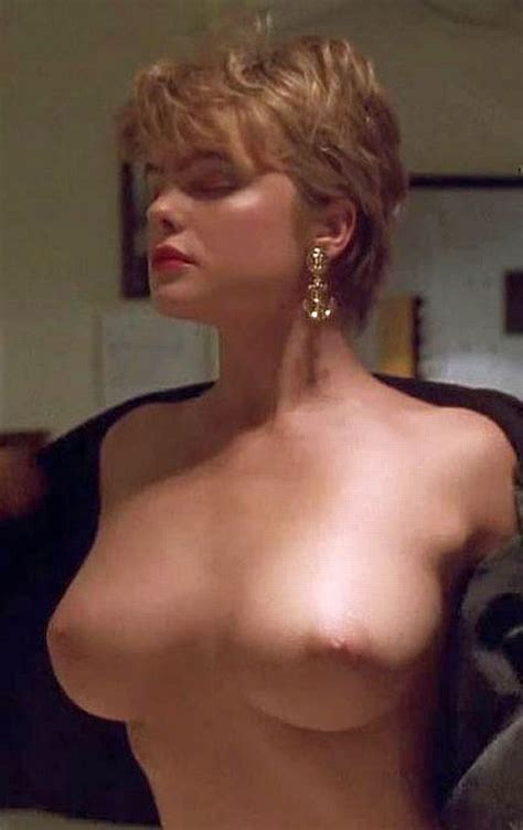 Foto De Celeboobies Erika Eleniak Made Under Siege Babe