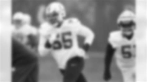 Colts Re Sign De Khalid Kareem