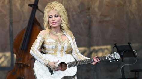 Dolly Parton Suffers The Tragic Death Of Brother David