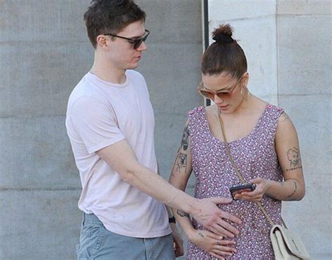 Halsey Sparks Pregnancy Rumors In Latest Photos Report Star Mag