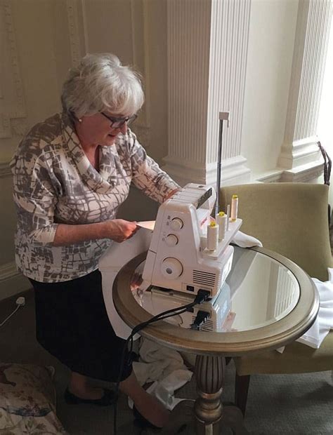 Bride Without Wedding Dress Gets One Made In 30 Minutes