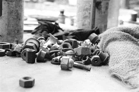 무료 이미지 검정색과 흰색 화이트 사진술 수단 강철 수리 차고 너트 검은 단색화 나사 기계의 엔진