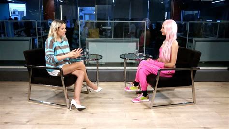 Lo Abandonaron De Bebé En Una Caja De Cartón Fue Adoptado En Fuerte Apache Y Hoy Brilla Como