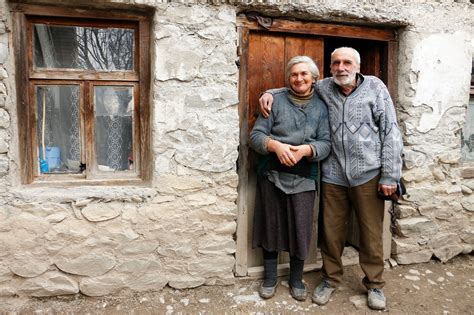 აფხაზეთიდან დევნილი გივი ჯალაბაძის ყველაზე დიდი ოცნება სოხუმში დაბრუნებაა თუმცა მანამდე სურს