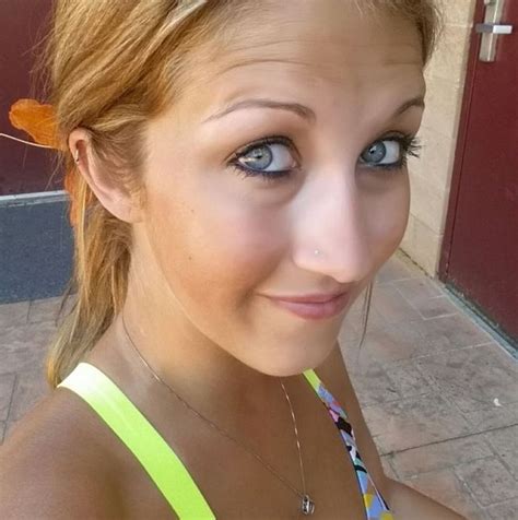 සැමියාව මත්කර සිසුවෙකු සමග යහන්ගතවුනු ගුරුවරියකට වෙච්ච වැඩේ Photos Teacher Gets 2 Years For